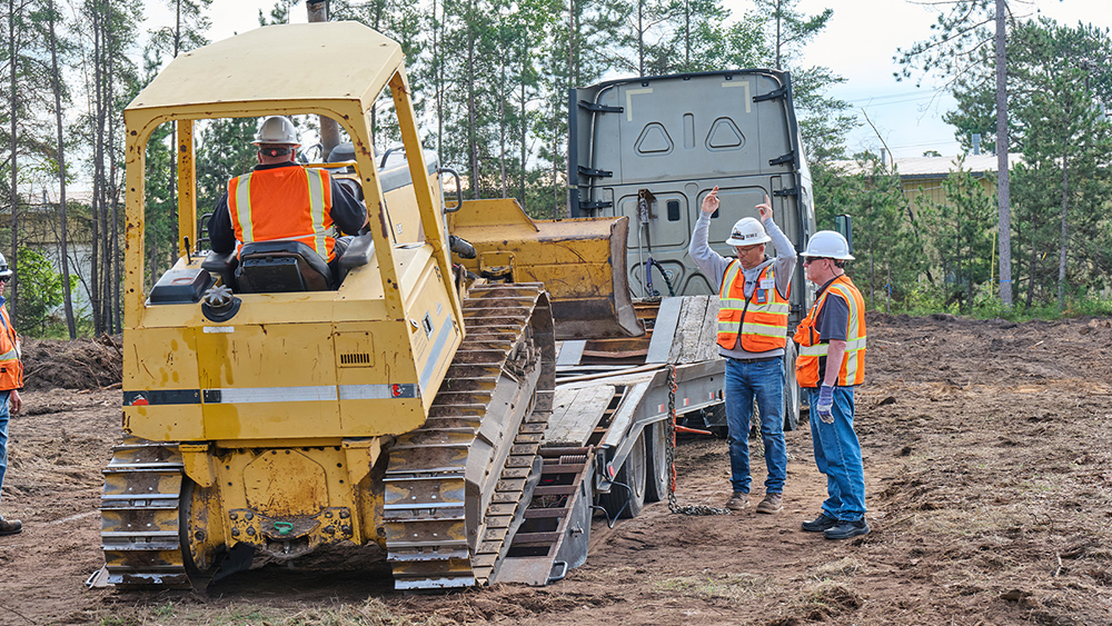 Loading & Unloading Construction Equipment Safety Training