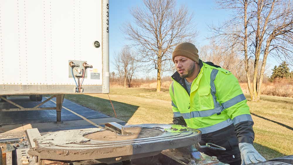 Entry-Level Driver Training | Coupling Trailers | J.J. Keller Training