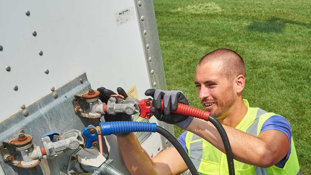 Entry-Level Driver Training | Uncoupling Trailers | J. J. Keller