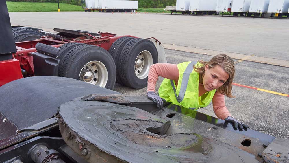 Yard Driver: Walk-Around Vehicle Inspection | J. J. Keller Training