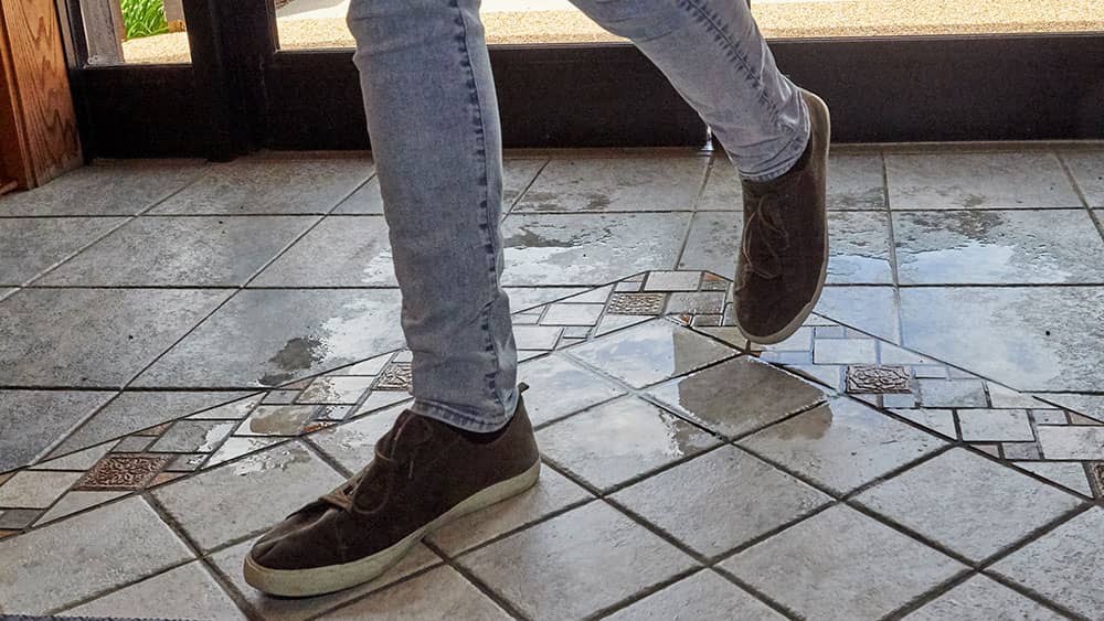 Employee Walkway Safety Training: Hazard Prevention/Incident Response